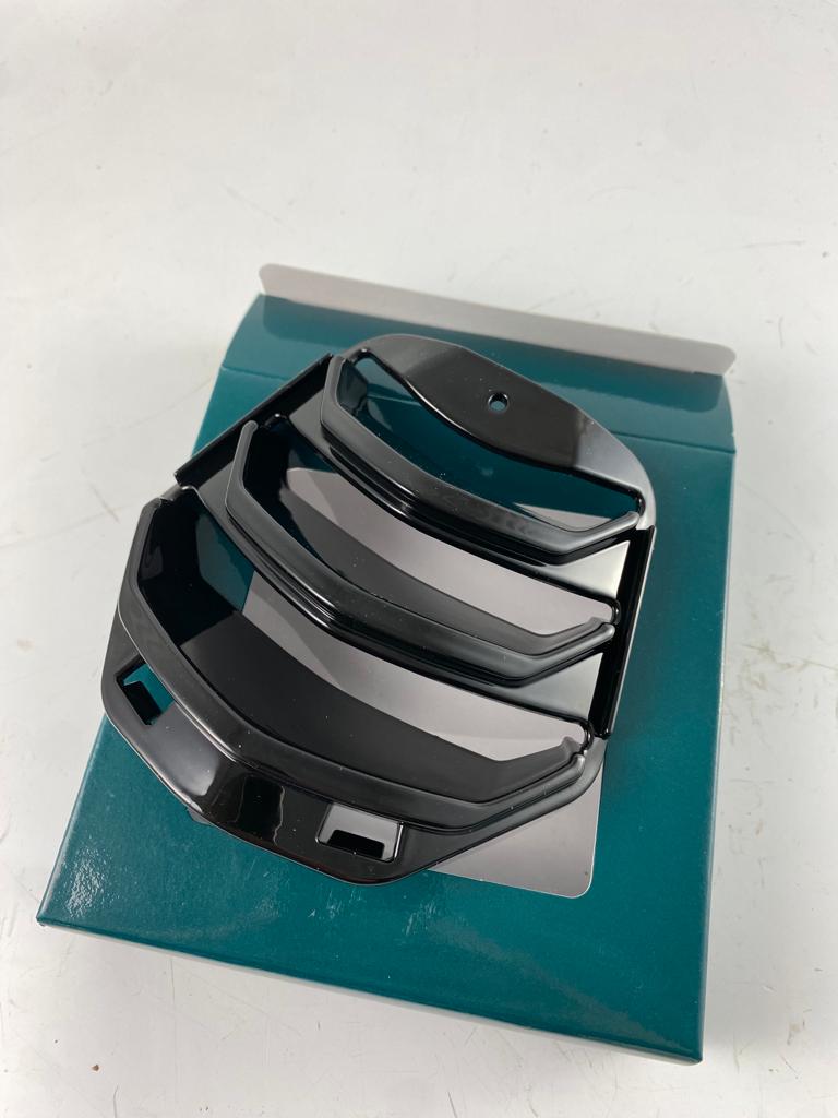 Kaskadeneinsatz, schwarz glänzend -Moto Nostra - Vespa GTS , Vespa GTs ...